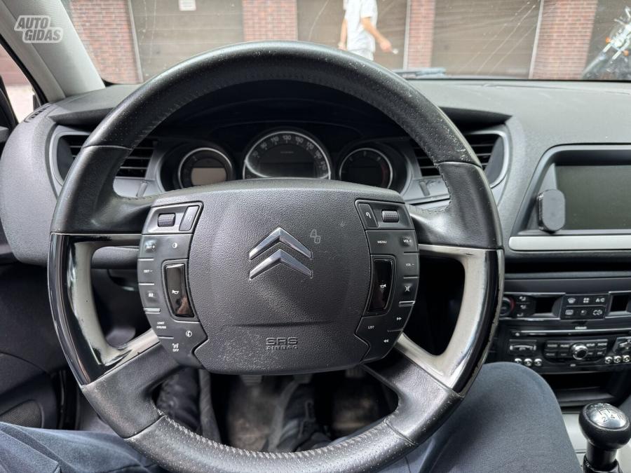 Citroen C5 2011 in Vilnius, with an engine capacity of 1.60 L and mileage of 234 thousand km for 2000 €, photo 6 on AUTOMOTO.COM.LV