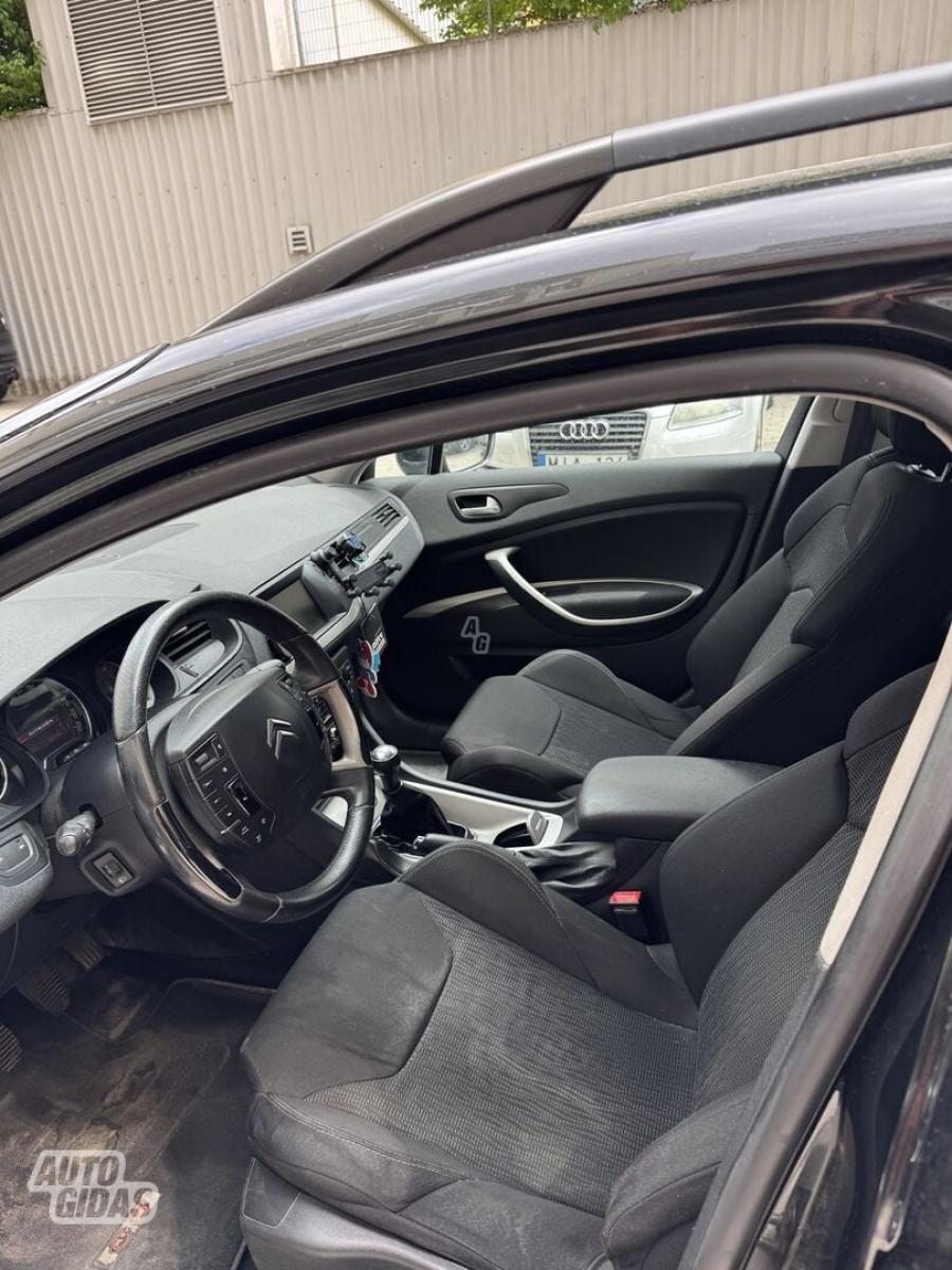 Citroen C5 2011 in Vilnius, with an engine capacity of 1.60 L and mileage of 234 thousand km for 2000 €, photo 10 on AUTOMOTO.COM.LV
