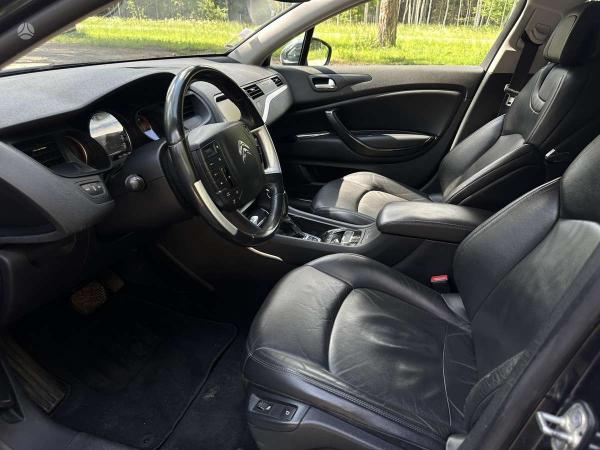 Citroen C5 2014 Tauragė, ar dzinēja tilpumu 2.20 L un nobraukumu 297 tūkst. km par 4600 €, foto 9 vietnē AUTOMOTO.COM.LV