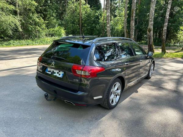 Citroen C5 2014 in Taurage, with an engine capacity of 2.20 L and mileage of 297 thousand km for 4600 €, photo 6 on AUTOMOTO.COM.LV