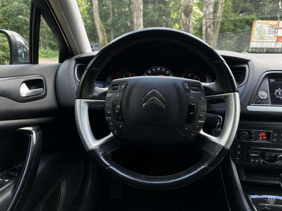 Citroen C5 2014 in Taurage, with an engine capacity of 2.20 L and mileage of 297 thousand km for 4600 €, photo 15 on AUTOMOTO.COM.LV