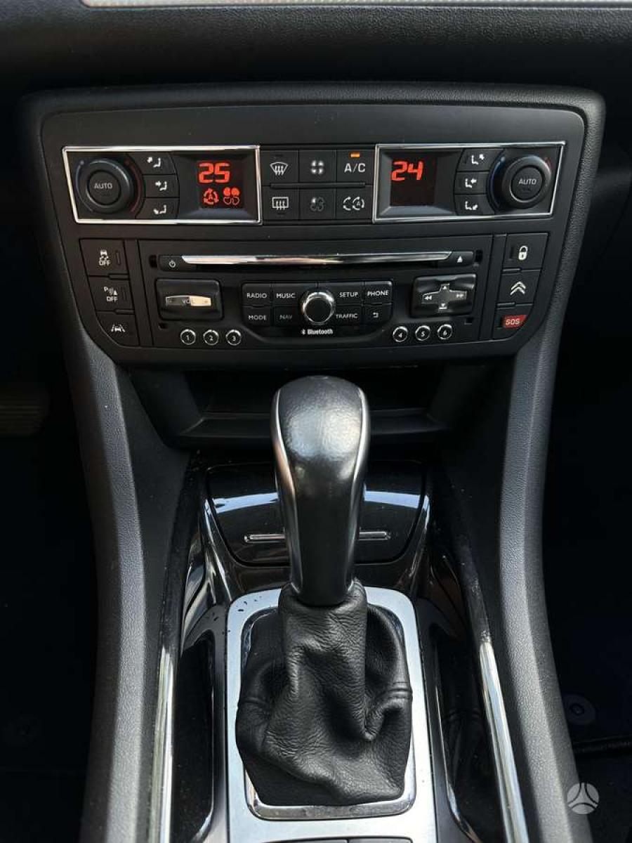 Citroen C5 2014 in Taurage, with an engine capacity of 2.20 L and mileage of 297 thousand km for 4600 €, photo 18 on AUTOMOTO.COM.LV