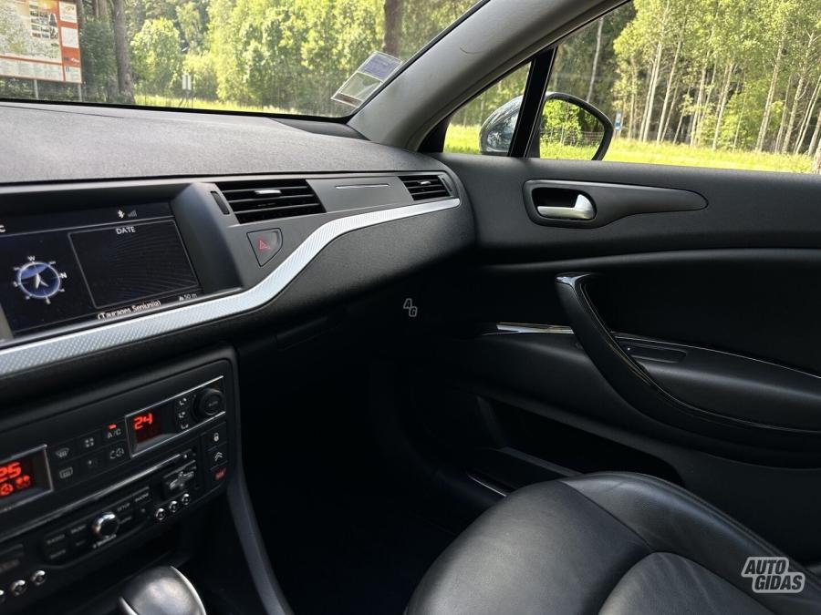 Citroen C5 2014 in Taurage, with an engine capacity of 2.20 L and mileage of 297 thousand km for 4600 €, photo 19 on AUTOMOTO.COM.LV