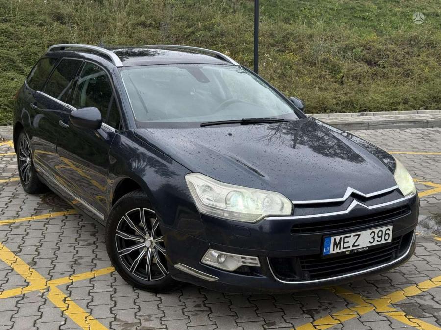 Violet Citroen C5 2008 in Vilnius, with an engine capacity of 2.00 L and mileage of 358 thousand km for 1300 €, photo 1 on AUTOMOTO.COM.LV