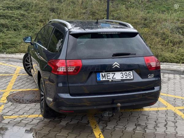 Ситроен С5 2008 в Вильнюс на AUTOMOTO.COM.LV Фиолетовый Ситроен С5 2008 в Вильнюс, объемом двигателя 2.00 л и пробегом 358 тыс. км за 1300 €, фото 5 на AUTOMOTO.COM.LV