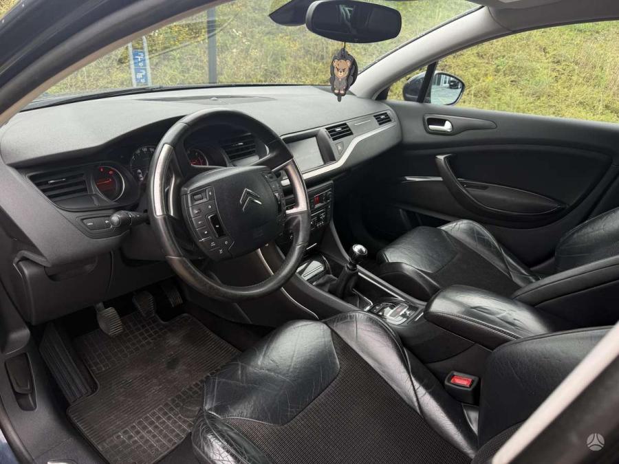 Violet Citroen C5 2008 in Vilnius, with an engine capacity of 2.00 L and mileage of 358 thousand km for 1300 €, photo 7 on AUTOMOTO.COM.LV