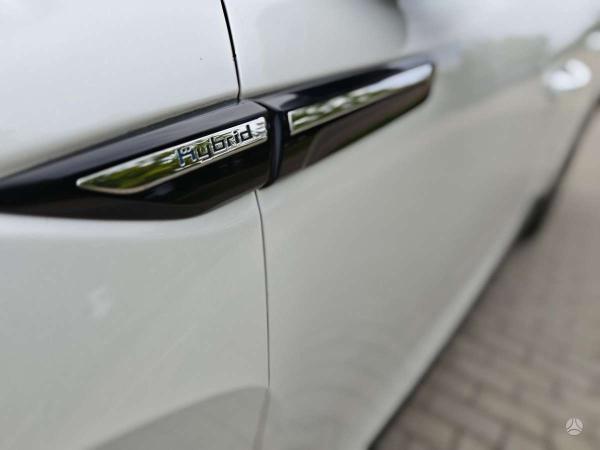 White Citroen C5 2022 in Taurage, with an engine capacity of 1.60 L and mileage of 170 thousand km for 13400 €, photo 4 on AUTOMOTO.COM.LV