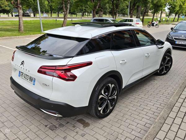 White Citroen C5 2022 in Taurage, with an engine capacity of 1.60 L and mileage of 170 thousand km for 13400 €, photo 7 on AUTOMOTO.COM.LV