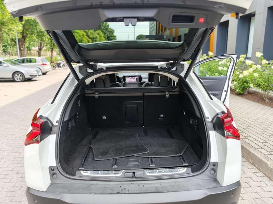 Balts Citroen C5 2022 Tauragė, ar dzinēja tilpumu 1.60 L un nobraukumu 170 tūkst. km par 13400 €, foto 14 vietnē AUTOMOTO.COM.LV
