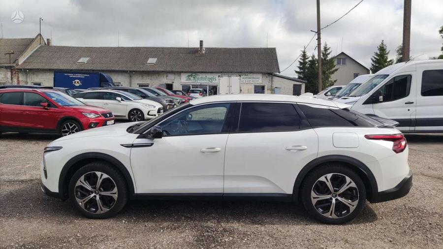 White Citroen C5 2022 in Klaipeda, with an engine capacity of 1.60 L and mileage of 145 thousand km for 19711 €, photo 3 on AUTOMOTO.COM.LV