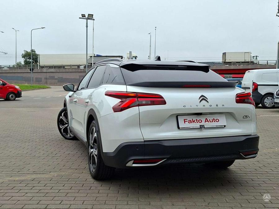 Balts Citroen C5 2023 Viļņa, ar dzinēja tilpumu 1.60 L un nobraukumu 66 tūkst. km par 27500 €, foto 4 vietnē AUTOMOTO.COM.LV