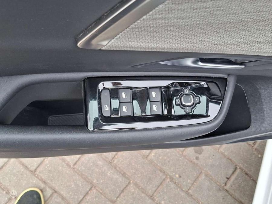 Balts Citroen C5 2023 Viļņa, ar dzinēja tilpumu 1.60 L un nobraukumu 66 tūkst. km par 27500 €, foto 15 vietnē AUTOMOTO.COM.LV