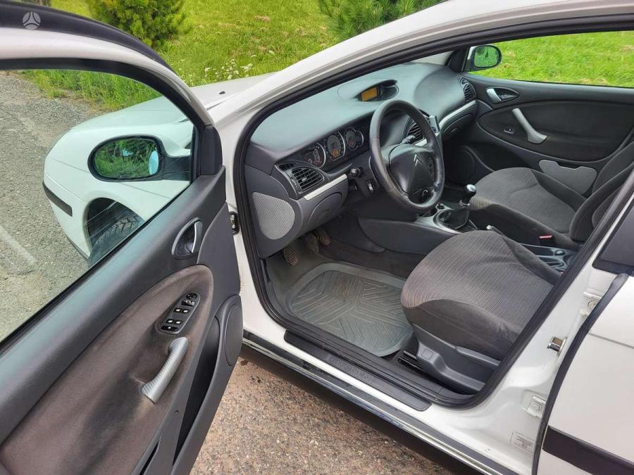Balts Citroen C5 2007 Viļņa, ar dzinēja tilpumu 1.56 L un nobraukumu 273 tūkst. km par 1000 €, foto 4 vietnē AUTOMOTO.COM.LV