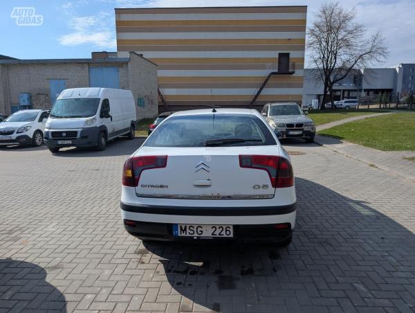 Balts Citroen C5 2006 Gargždai, ar dzinēja tilpumu 1.60 L un nobraukumu 410 tūkst. km par 700 €, foto 4 vietnē AUTOMOTO.COM.LV