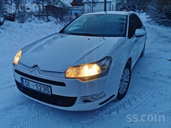 Balts Citroen C5 2008 Rēzekne, ar dzinēja tilpumu 1.60 L un nobraukumu 295 tūkst. km par 1950 €, foto 6 vietnē AUTOMOTO.COM.LV