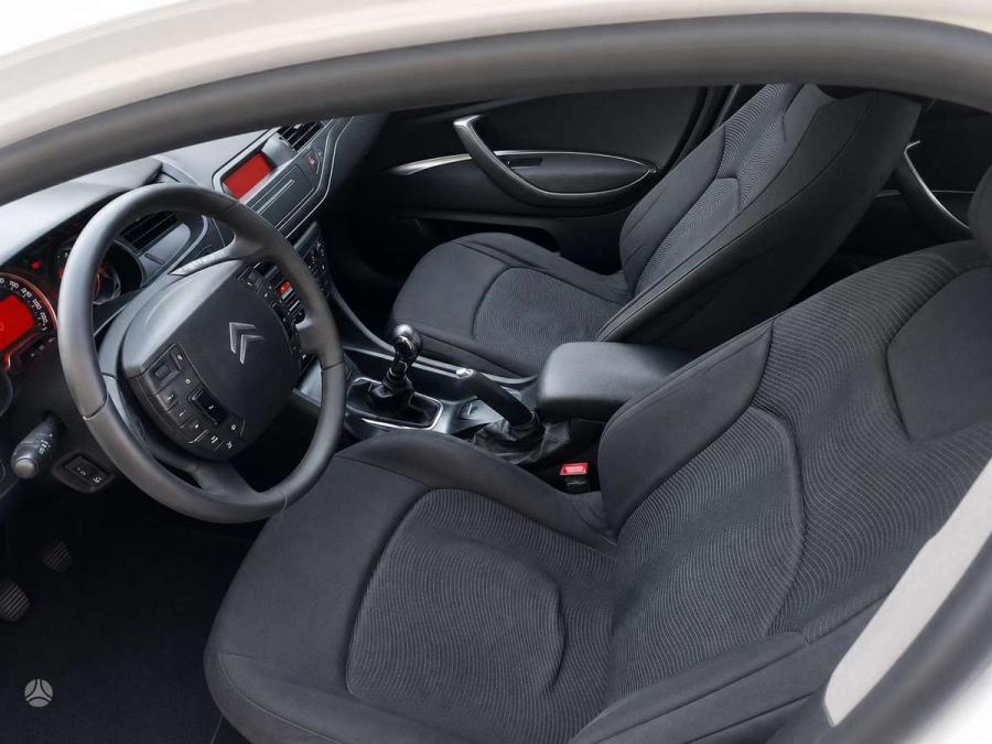 Balts Citroen C5 2009 Šauļi, ar dzinēja tilpumu 1.60 L un nobraukumu 391 tūkst. km par 950 €, foto 6 vietnē AUTOMOTO.COM.LV