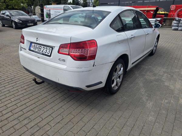 Balts Citroen C5 2009 Viļņa, ar dzinēja tilpumu 1.56 L un nobraukumu 420 tūkst. km par 1100 €, foto 1 vietnē AUTOMOTO.COM.LV