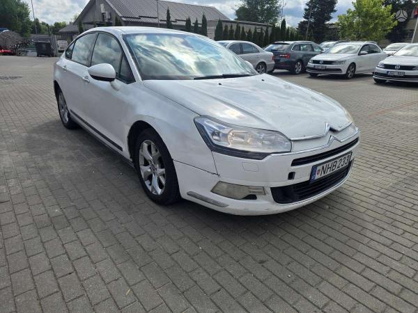 Balts Citroen C5 2009 Viļņa, ar dzinēja tilpumu 1.56 L un nobraukumu 420 tūkst. km par 1100 €, foto 3 vietnē AUTOMOTO.COM.LV