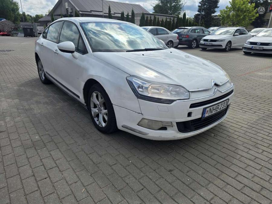 Balts Citroen C5 2009 Viļņa, ar dzinēja tilpumu 1.56 L un nobraukumu 420 tūkst. km par 1100 €, foto 4 vietnē AUTOMOTO.COM.LV