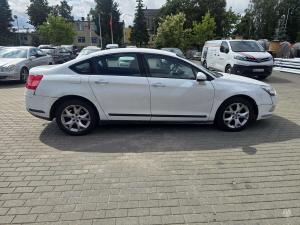 Balts Citroen C5 2009 Viļņa, ar dzinēja tilpumu 1.56 L un nobraukumu 420 tūkst. km par 900 €, foto 4 vietnē AUTOMOTO.COM.LV