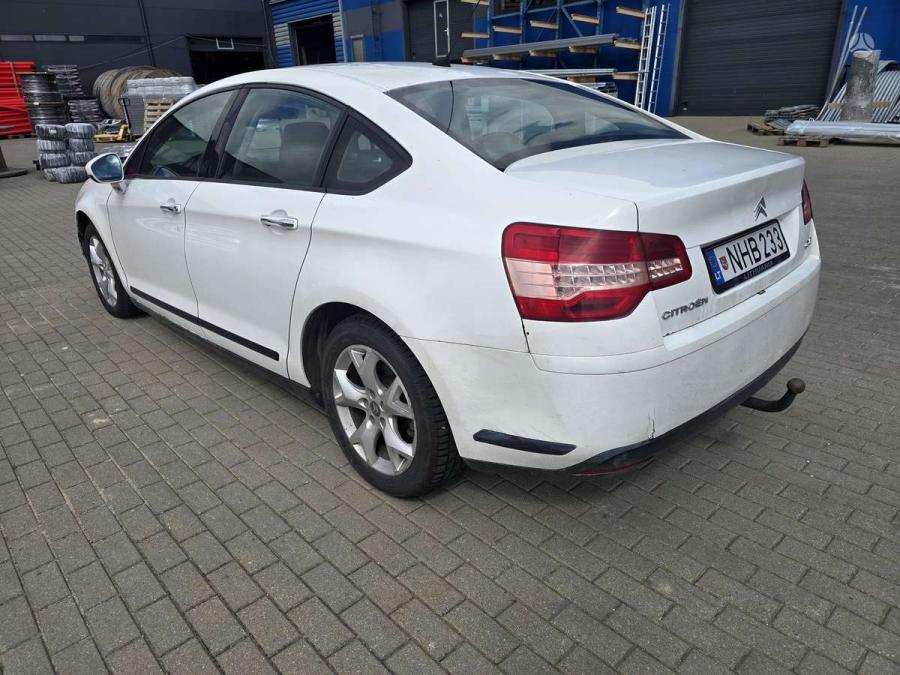 Balts Citroen C5 2009 Viļņa, ar dzinēja tilpumu 1.56 L un nobraukumu 420 tūkst. km par 900 €, foto 7 vietnē AUTOMOTO.COM.LV