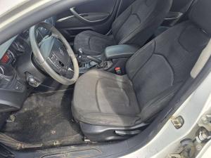 Balts Citroen C5 2009 Viļņa, ar dzinēja tilpumu 1.56 L un nobraukumu 420 tūkst. km par 900 €, foto 9 vietnē AUTOMOTO.COM.LV