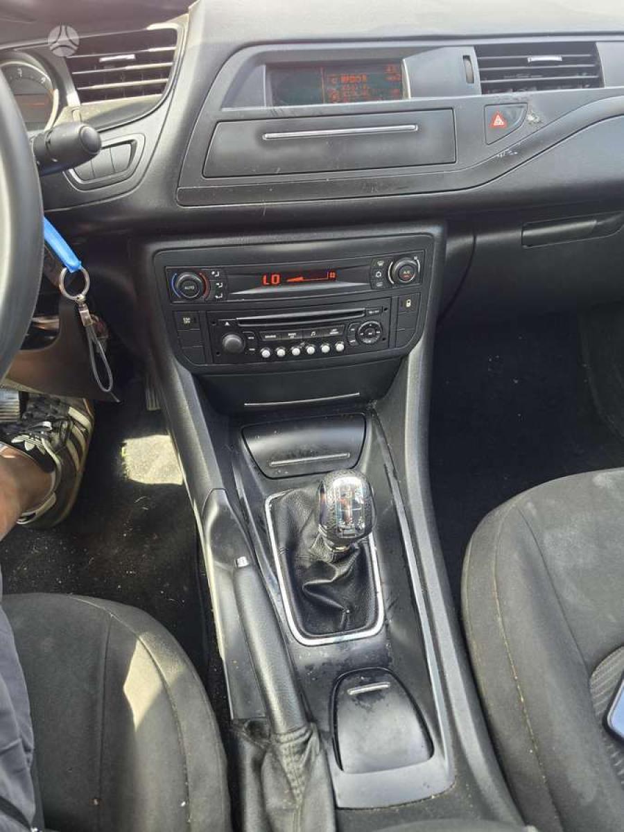 Balts Citroen C5 2009 Viļņa, ar dzinēja tilpumu 1.56 L un nobraukumu 420 tūkst. km par 900 €, foto 10 vietnē AUTOMOTO.COM.LV
