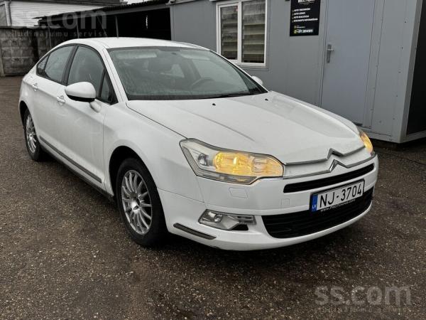 White Citroen C5 2010 in Daugavpils, with an engine capacity of 1.60 L and mileage of 0 thousand km for 1790 €, photo 1 on AUTOMOTO.COM.LV