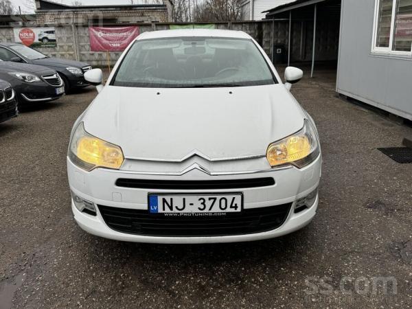 White Citroen C5 2010 in Daugavpils, with an engine capacity of 1.60 L and mileage of 0 thousand km for 1790 €, photo 2 on AUTOMOTO.COM.LV