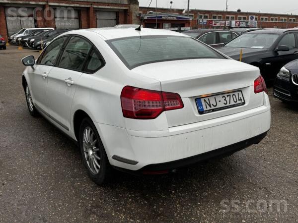 White Citroen C5 2010 in Daugavpils, with an engine capacity of 1.60 L and mileage of 0 thousand km for 1790 €, photo 4 on AUTOMOTO.COM.LV