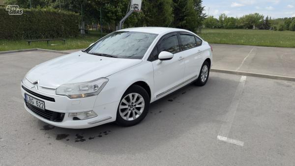 White Citroen C5 2010 in Joniskis, with an engine capacity of 2.00 L and mileage of 338 thousand km for 2500 €, photo 1 on AUTOMOTO.COM.LV