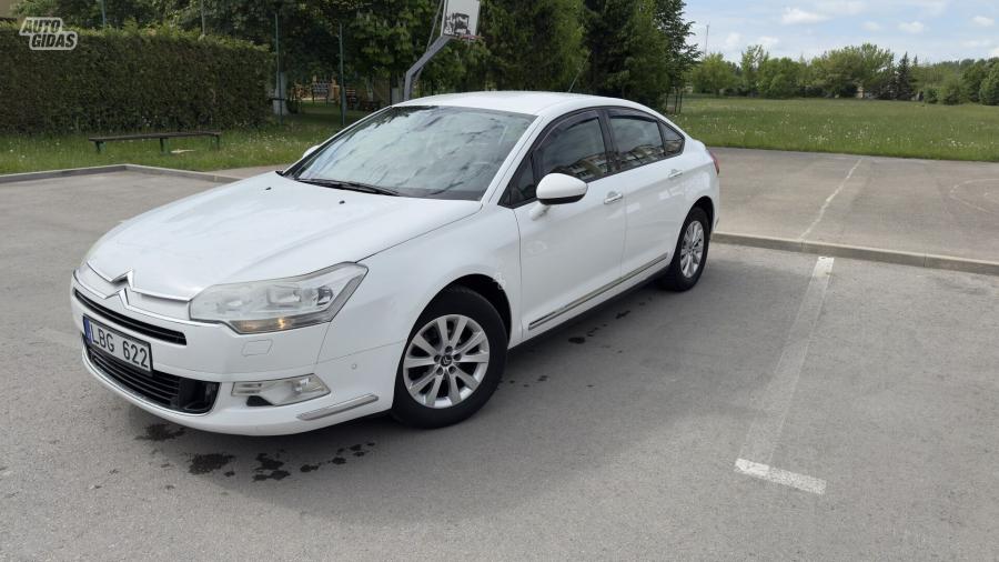 White Citroen C5 2010 in Joniskis, with an engine capacity of 2.00 L and mileage of 338 thousand km for 2500 €, photo 1 on AUTOMOTO.COM.LV