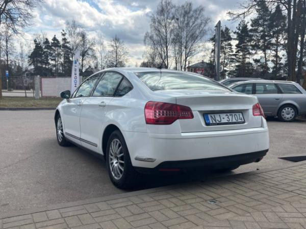 White Citroen C5 2010 in Riga, with an engine capacity of 1.60 L and mileage of 396 thousand km for 2950 €, photo 10 on AUTOMOTO.COM.LV
