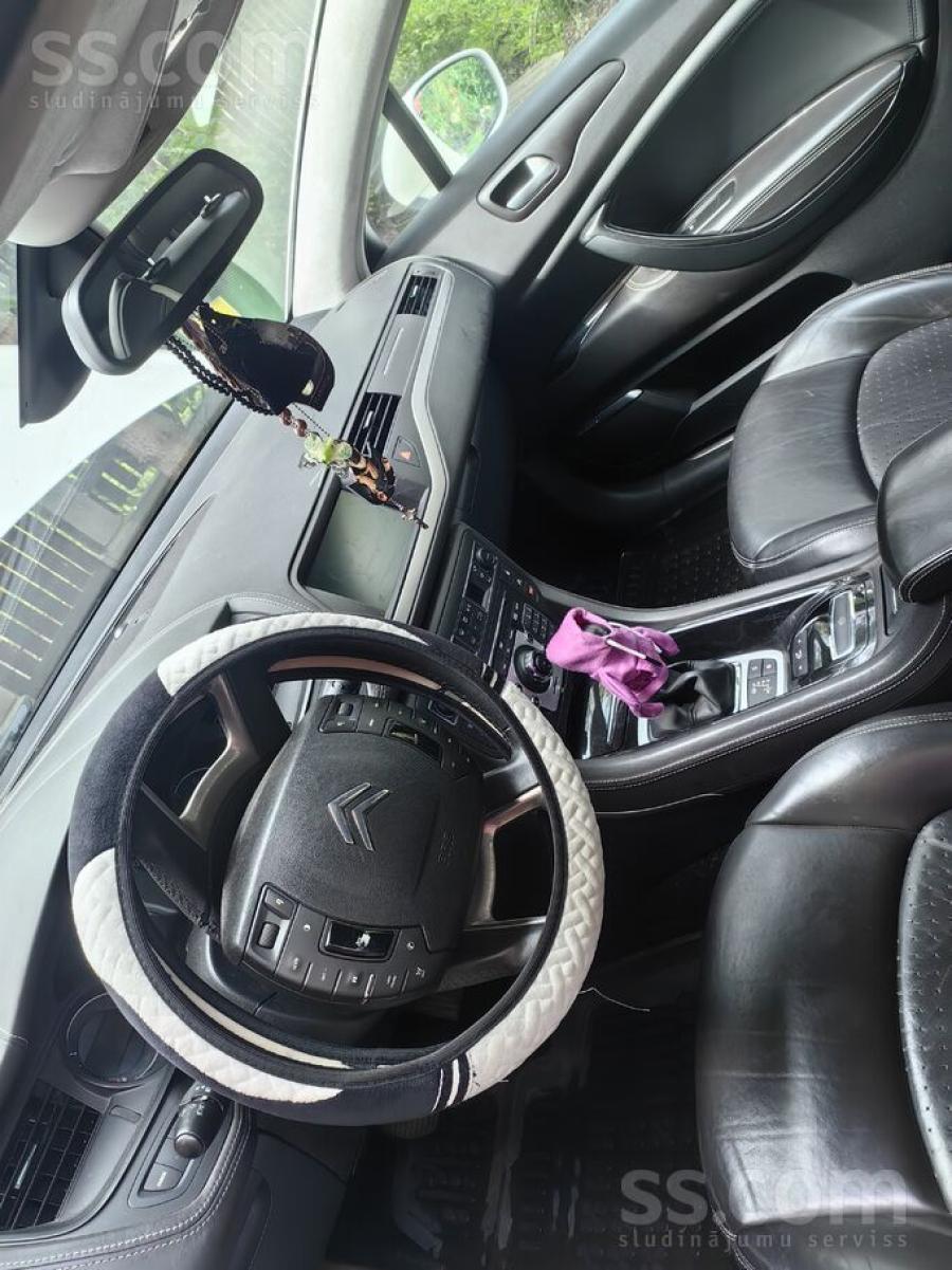 Balts Citroen C5 2010 Jūrmala, ar dzinēja tilpumu 3.00 L un nobraukumu 221 tūkst. km par 3000 €, foto 8 vietnē AUTOMOTO.COM.LV