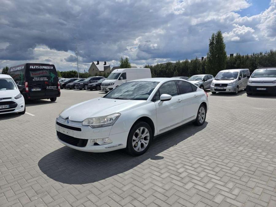 Balts Citroen C5 2010 Tauragė, ar dzinēja tilpumu 2.00 L un nobraukumu 220 tūkst. km par 2900 €, foto 3 vietnē AUTOMOTO.COM.LV