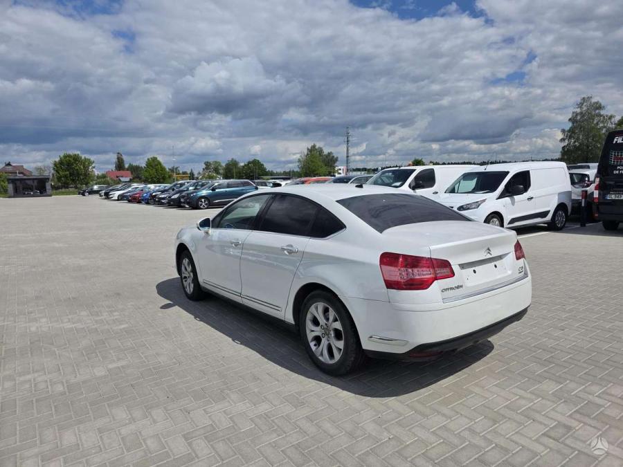 Balts Citroen C5 2010 Tauragė, ar dzinēja tilpumu 2.00 L un nobraukumu 220 tūkst. km par 2900 €, foto 5 vietnē AUTOMOTO.COM.LV
