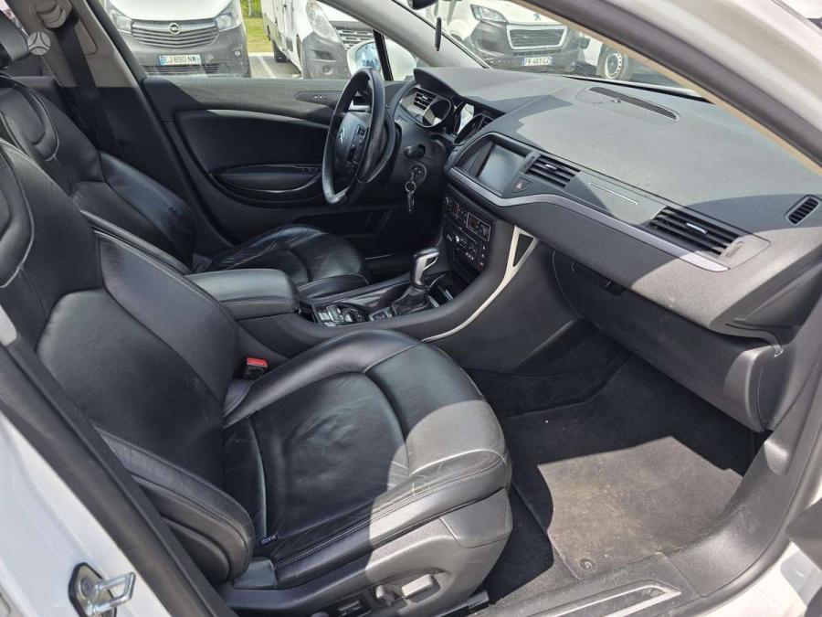 Balts Citroen C5 2010 Tauragė, ar dzinēja tilpumu 2.00 L un nobraukumu 220 tūkst. km par 2900 €, foto 7 vietnē AUTOMOTO.COM.LV
