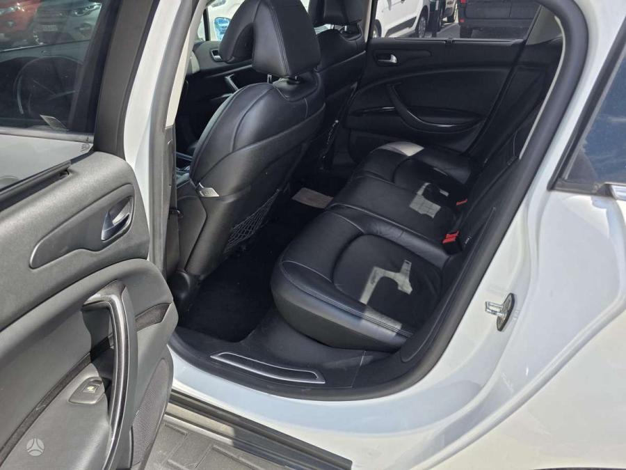 Balts Citroen C5 2010 Tauragė, ar dzinēja tilpumu 2.00 L un nobraukumu 220 tūkst. km par 2900 €, foto 9 vietnē AUTOMOTO.COM.LV