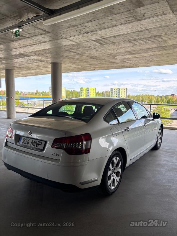 White Citroen C5 2011 in Tartu, with an engine capacity of 1.60 L and mileage of 184 thousand km for 2500 €, photo 4 on AUTOMOTO.COM.LV