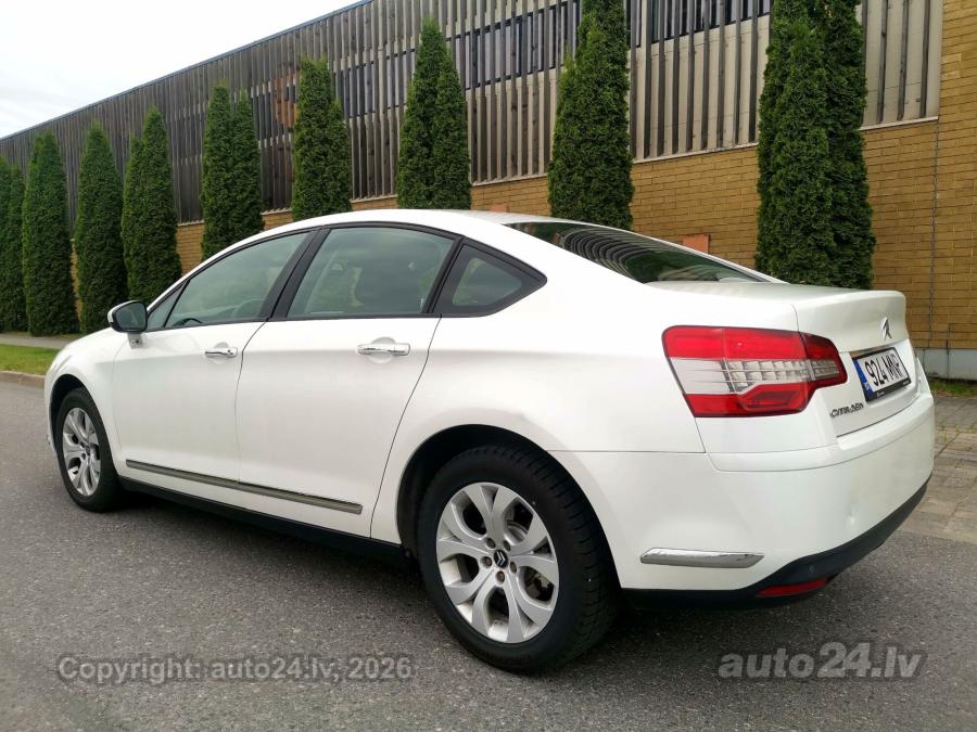 White Citroen C5 2011 in Tartu, with an engine capacity of 1.60 L and mileage of 180 thousand km for 1890 €, photo 5 on AUTOMOTO.COM.LV