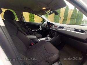 White Citroen C5 2011 in Tartu, with an engine capacity of 1.60 L and mileage of 180 thousand km for 1890 €, photo 6 on AUTOMOTO.COM.LV
