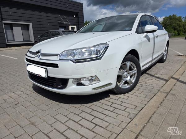 White Citroen C5 2011 in Kaunas, with an engine capacity of 1.60 L and mileage of 286 thousand km for 3600 €, photo 1 on AUTOMOTO.COM.LV