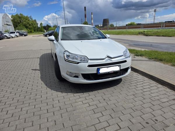 White Citroen C5 2011 in Kaunas, with an engine capacity of 1.60 L and mileage of 286 thousand km for 3600 €, photo 2 on AUTOMOTO.COM.LV