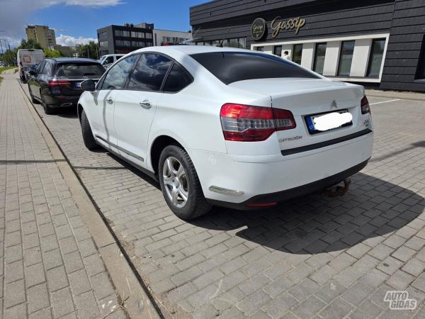 White Citroen C5 2011 in Kaunas, with an engine capacity of 1.60 L and mileage of 286 thousand km for 3600 €, photo 5 on AUTOMOTO.COM.LV