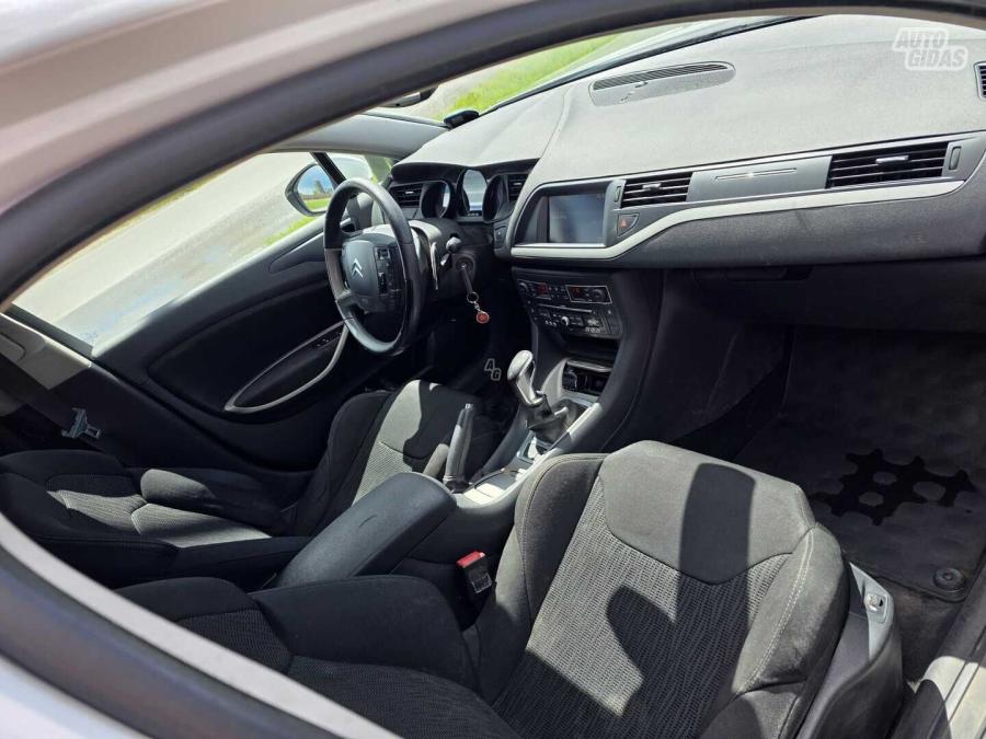 Balts Citroen C5 2011 Kauņa, ar dzinēja tilpumu 1.60 L un nobraukumu 286 tūkst. km par 3600 €, foto 7 vietnē AUTOMOTO.COM.LV