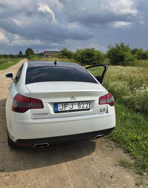 White Citroen C5 2011 in Siauliai, with an engine capacity of 2.20 L and mileage of 346 thousand km for 2950 €, photo 5 on AUTOMOTO.COM.LV