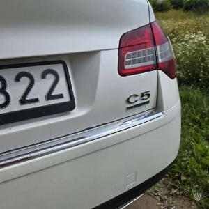 White Citroen C5 2011 in Siauliai, with an engine capacity of 2.20 L and mileage of 346 thousand km for 2950 €, photo 9 on AUTOMOTO.COM.LV