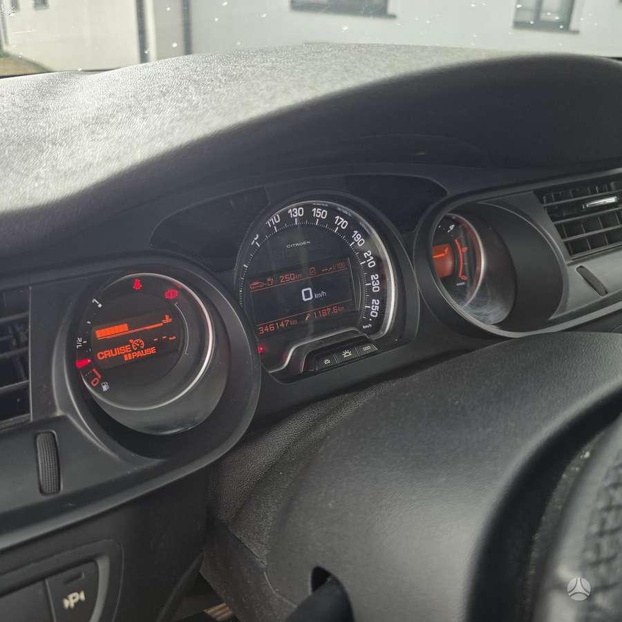 White Citroen C5 2011 in Siauliai, with an engine capacity of 2.20 L and mileage of 346 thousand km for 2950 €, photo 16 on AUTOMOTO.COM.LV