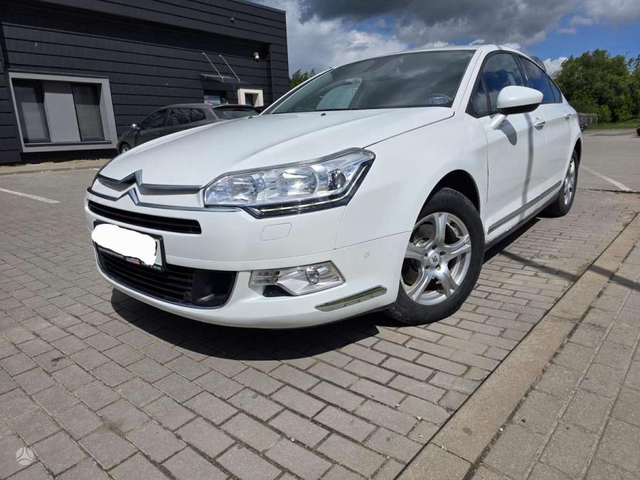 Balts Citroen C5 2011 Kauņa, ar dzinēja tilpumu 1.56 L un nobraukumu 286 tūkst. km par 2999 €, foto 1 vietnē AUTOMOTO.COM.LV