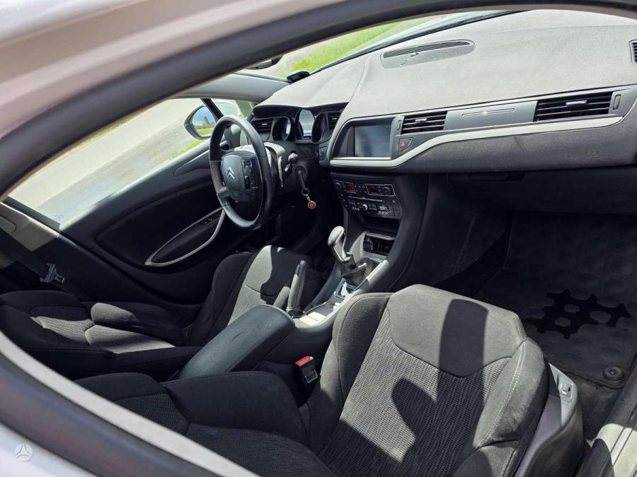 Balts Citroen C5 2011 Kauņa, ar dzinēja tilpumu 1.56 L un nobraukumu 286 tūkst. km par 2999 €, foto 7 vietnē AUTOMOTO.COM.LV